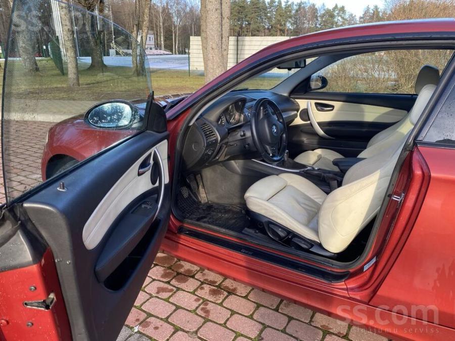 Red BMW 120 2007 in Talsi, with an engine capacity of 2.00 L and mileage of 386 thousand km for 6900 €, photo 13 on AUTOMOTO.COM.LV