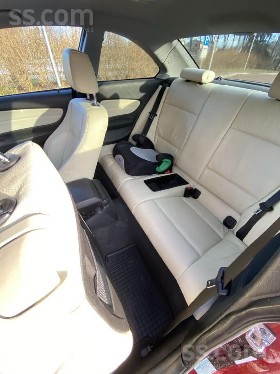 Red BMW 120 2007 in Talsi, with an engine capacity of 2.00 L and mileage of 386 thousand km for 6900 €, photo 17 on AUTOMOTO.COM.LV