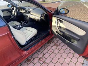 Red BMW 120 2007 in Talsi, with an engine capacity of 2.00 L and mileage of 386 thousand km for 6900 €, photo 21 on AUTOMOTO.COM.LV