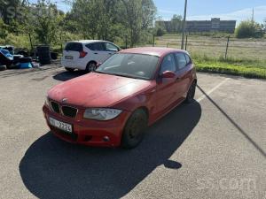 Red BMW 120 2005 in Riga, with an engine capacity of 2.00 L and mileage of 205 thousand km for 1000 €, photo 4 on AUTOMOTO.COM.LV