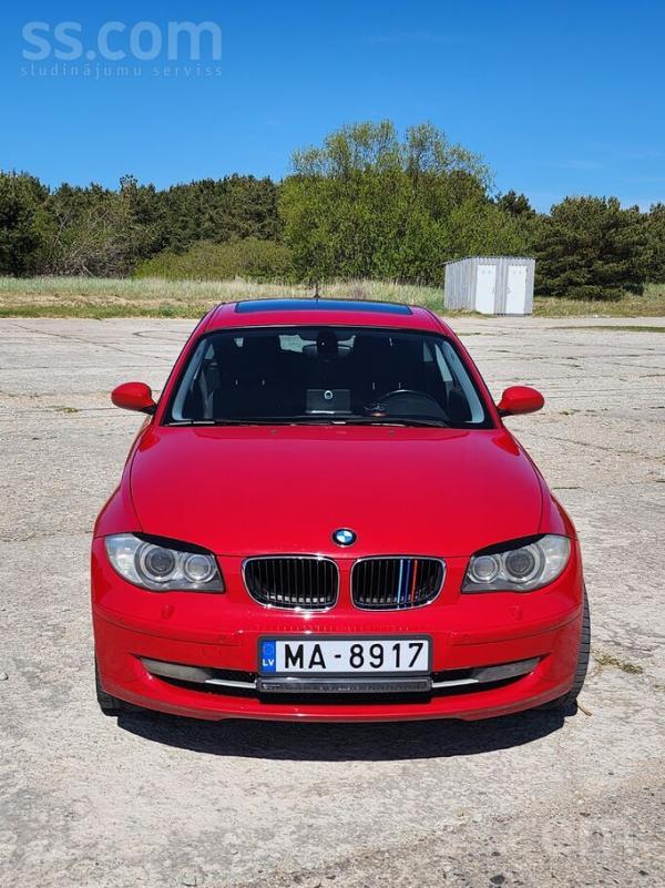 Red BMW 120 2008 in Liepaja, with an engine capacity of 2.00 L and mileage of 324 thousand km for 3700 €, photo 1 on AUTOMOTO.COM.LV