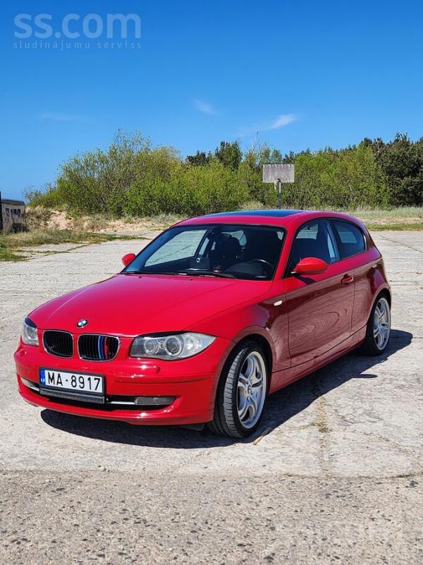 Red BMW 120 2008 in Liepaja, with an engine capacity of 2.00 L and mileage of 324 thousand km for 3700 €, photo 2 on AUTOMOTO.COM.LV