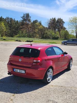 Sarkans BMW 120 2008 Liepāja, ar dzinēja tilpumu 2.00 L un nobraukumu 324 tūkst. km par 3700 €, foto 5 vietnē AUTOMOTO.COM.LV