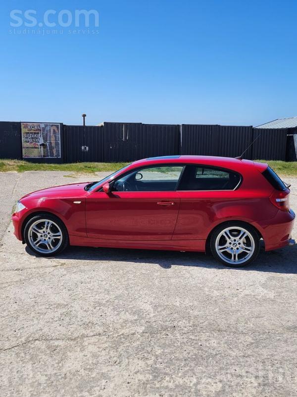 Red BMW 120 2008 in Liepaja, with an engine capacity of 2.00 L and mileage of 324 thousand km for 3700 €, photo 5 on AUTOMOTO.COM.LV