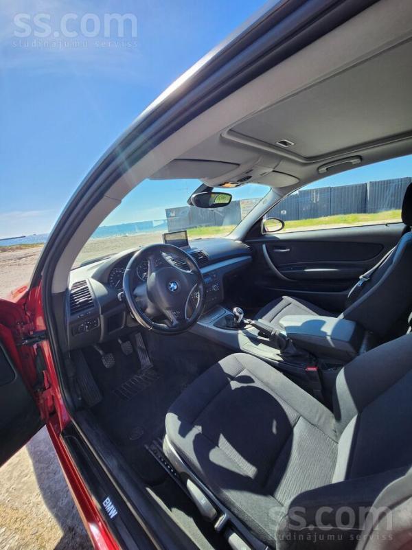 Red BMW 120 2008 in Liepaja, with an engine capacity of 2.00 L and mileage of 324 thousand km for 3700 €, photo 6 on AUTOMOTO.COM.LV