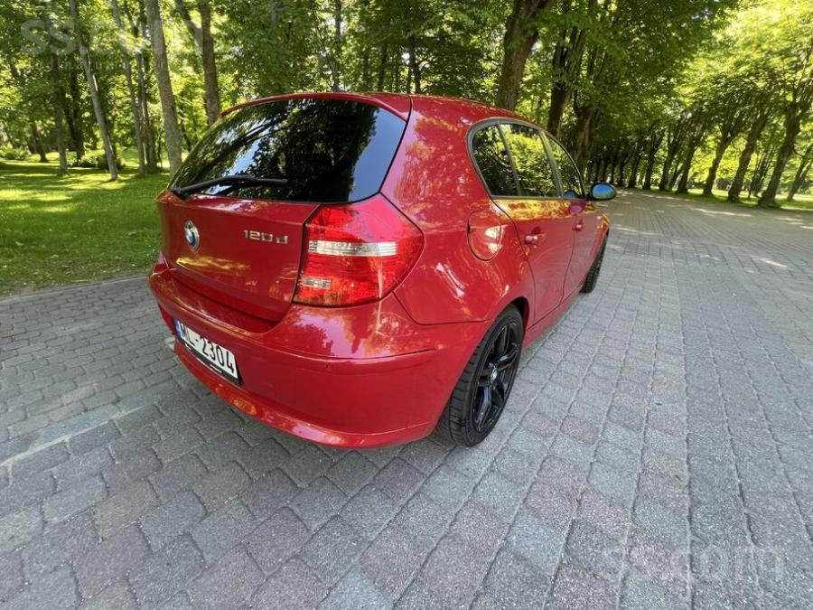 Red BMW 120 2008 in Liepaja, with an engine capacity of 2.00 L and mileage of 244 thousand km for 4290 €, photo 5 on AUTOMOTO.COM.LV
