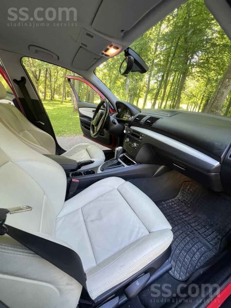 Red BMW 120 2008 in Liepaja, with an engine capacity of 2.00 L and mileage of 244 thousand km for 4290 €, photo 8 on AUTOMOTO.COM.LV