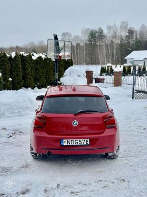 Red BMW 120 2011 in Klaipeda, with an engine capacity of 2.00 L and mileage of 249 thousand km for 6450 €, photo 7 on AUTOMOTO.COM.LV