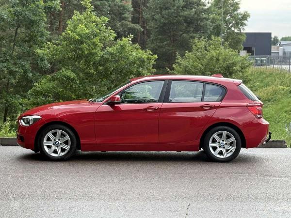 Red BMW 120 2012 in Ukmerge, with an engine capacity of 2.00 L and mileage of 300 thousand km for 5250 €, photo 4 on AUTOMOTO.COM.LV