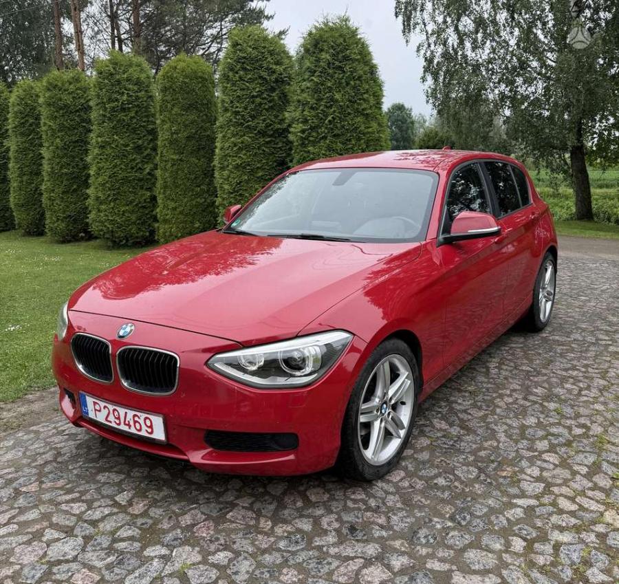 Red BMW 120 2012 in Sakiai, with an engine capacity of 2.00 L and mileage of 221 thousand km for 5400 €, photo 1 on AUTOMOTO.COM.LV