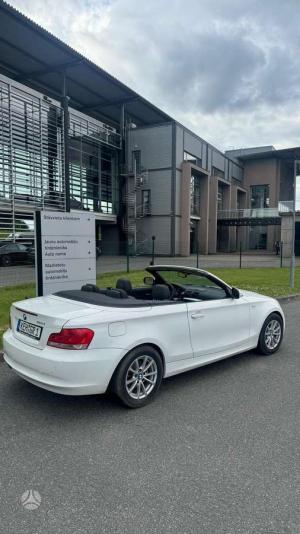 White BMW 120 2011 in Riga, with an engine capacity of 2.00 L and mileage of 223 thousand km for 5220 €, photo 4 on AUTOMOTO.COM.LV