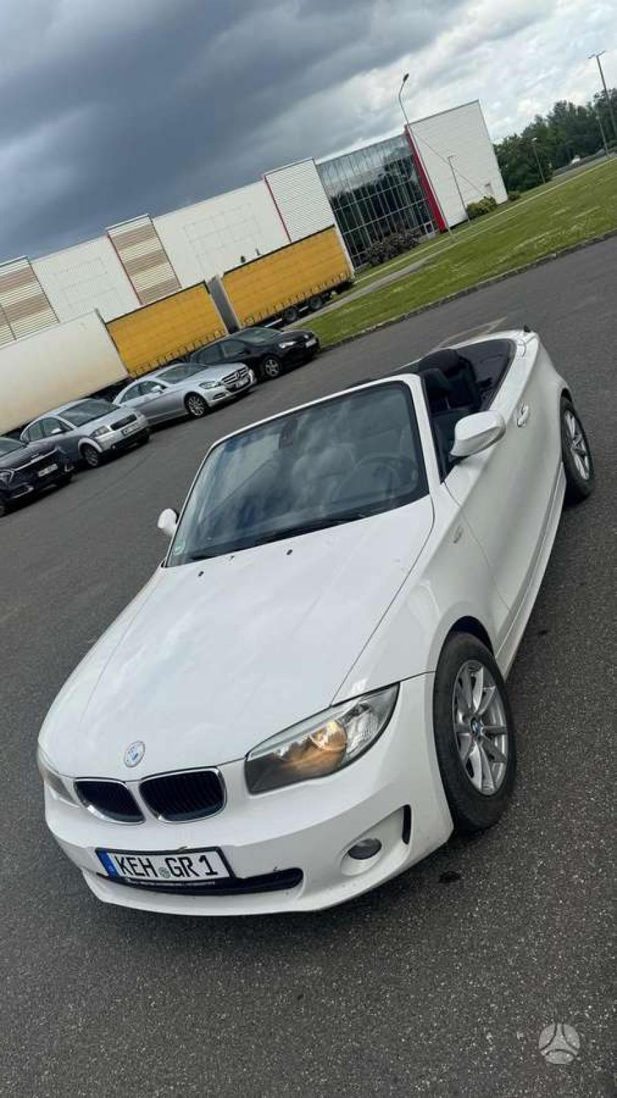 White BMW 120 2011 in Riga, with an engine capacity of 2.00 L and mileage of 223 thousand km for 5220 €, photo 6 on AUTOMOTO.COM.LV