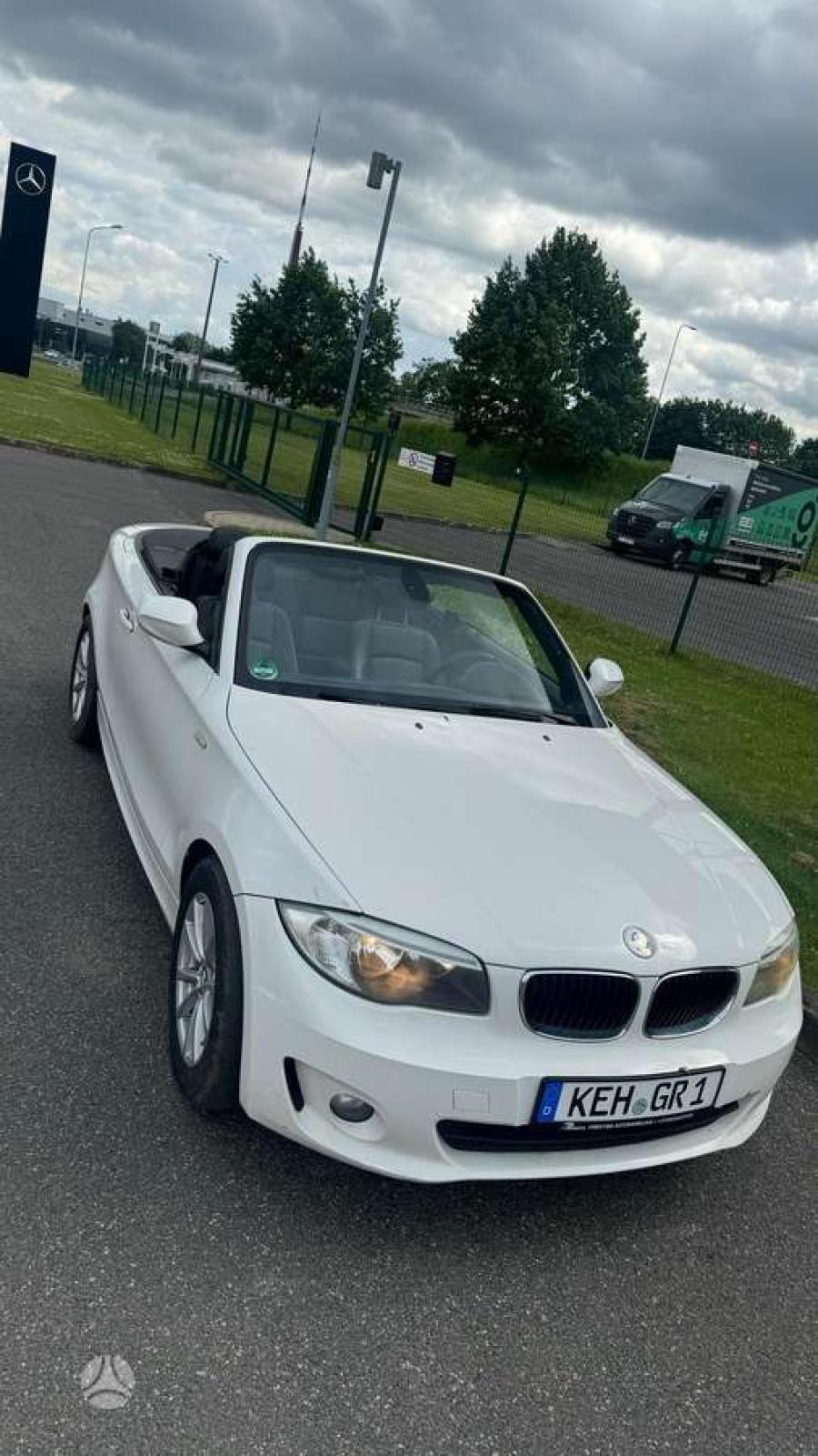 White BMW 120 2011 in Riga, with an engine capacity of 2.00 L and mileage of 223 thousand km for 5220 €, photo 9 on AUTOMOTO.COM.LV