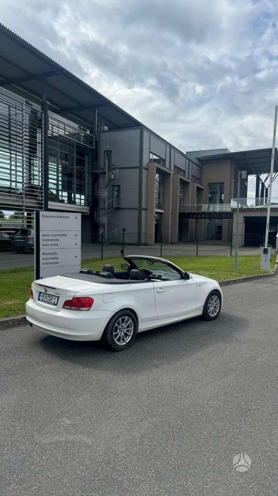 White BMW 120 2011 in Riga, with an engine capacity of 2.00 L and mileage of 223 thousand km for 5220 €, photo 10 on AUTOMOTO.COM.LV