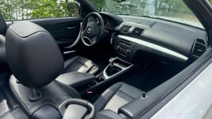 White BMW 120 2011 in Riga, with an engine capacity of 2.00 L and mileage of 223 thousand km for 5220 €, photo 12 on AUTOMOTO.COM.LV