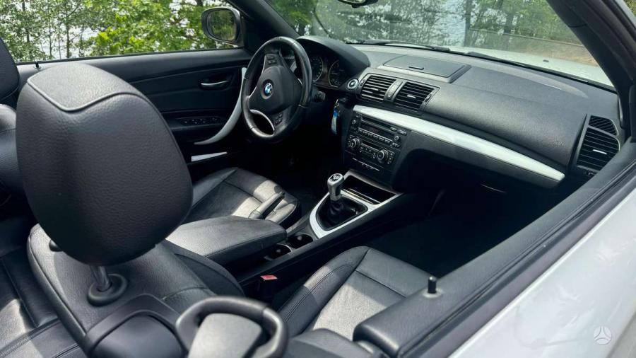White BMW 120 2011 in Riga, with an engine capacity of 2.00 L and mileage of 223 thousand km for 5220 €, photo 12 on AUTOMOTO.COM.LV