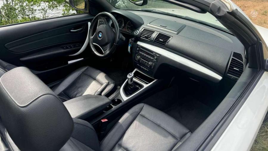 White BMW 120 2011 in Riga, with an engine capacity of 2.00 L and mileage of 223 thousand km for 5220 €, photo 16 on AUTOMOTO.COM.LV