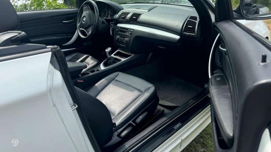 White BMW 120 2011 in Riga, with an engine capacity of 2.00 L and mileage of 223 thousand km for 5220 €, photo 17 on AUTOMOTO.COM.LV