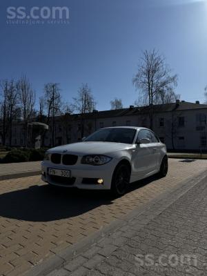 White BMW 120 2008 in Riga, with an engine capacity of 2.00 L and mileage of 335 thousand km for 5900 €, photo 3 on AUTOMOTO.COM.LV