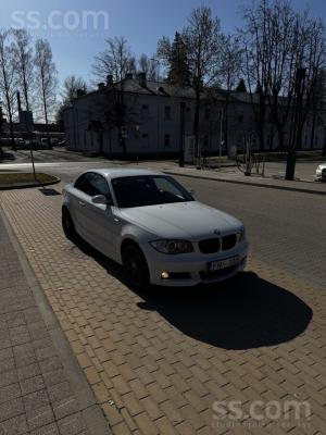 White BMW 120 2008 in Riga, with an engine capacity of 2.00 L and mileage of 335 thousand km for 5900 €, photo 5 on AUTOMOTO.COM.LV