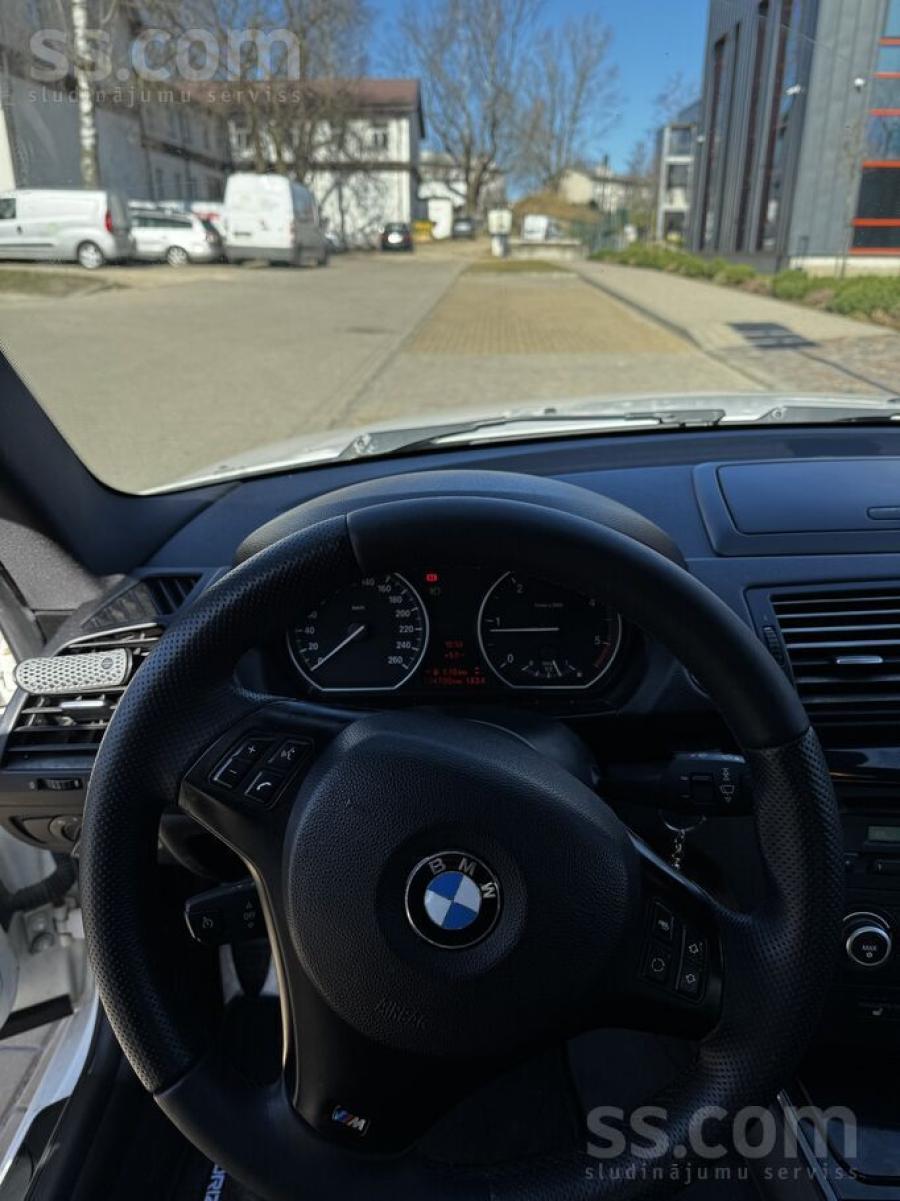 White BMW 120 2008 in Riga, with an engine capacity of 2.00 L and mileage of 335 thousand km for 5900 €, photo 8 on AUTOMOTO.COM.LV
