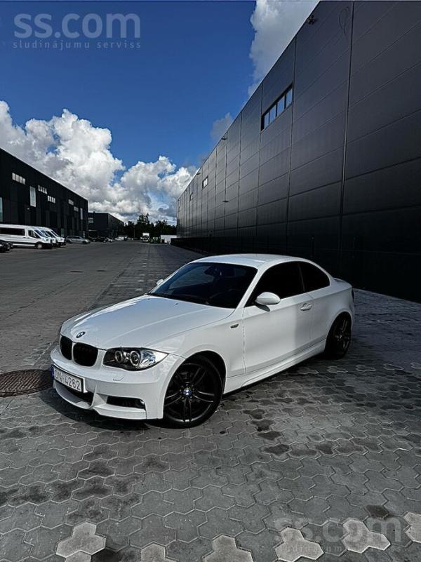 White BMW 120 2008 in Riga, with an engine capacity of 2.00 L and mileage of 343 thousand km for 5500 €, photo 2 on AUTOMOTO.COM.LV