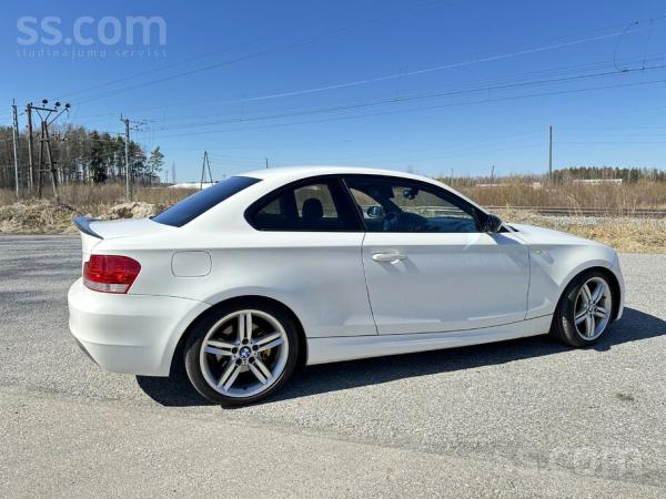 White BMW 120 2008 in Riga, with an engine capacity of 2.00 L and mileage of 273 thousand km for 6400 €, photo 4 on AUTOMOTO.COM.LV