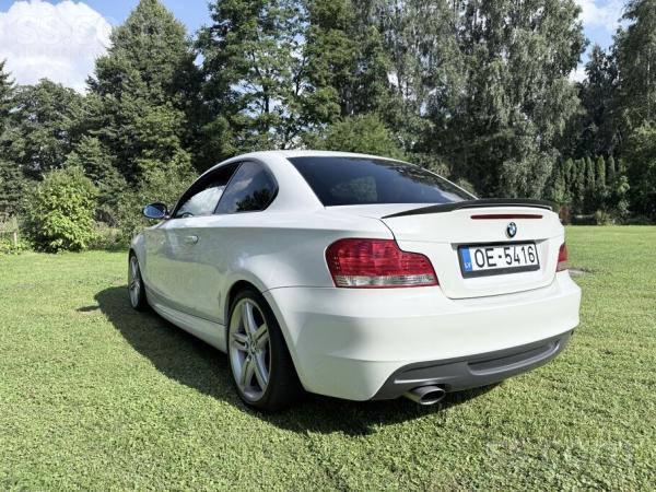 White BMW 120 2008 in Riga, with an engine capacity of 2.00 L and mileage of 273 thousand km for 6400 €, photo 6 on AUTOMOTO.COM.LV