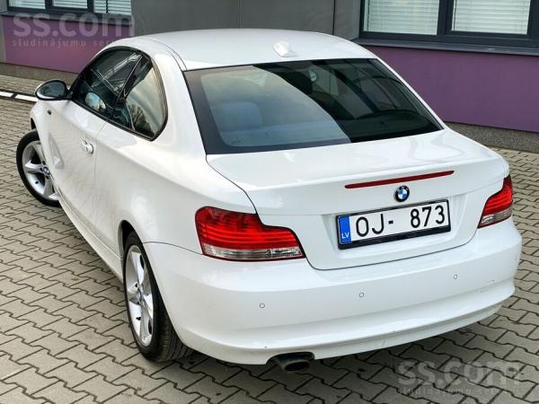 White BMW 120 2009 in Riga, with an engine capacity of 2.00 L and mileage of 300 thousand km for 5500 €, photo 8 on AUTOMOTO.COM.LV