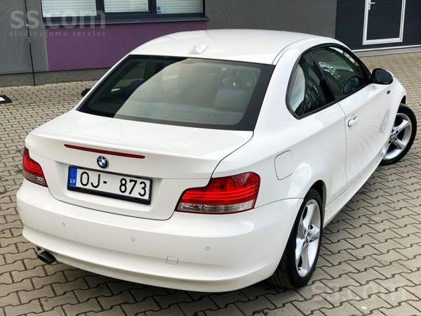 White BMW 120 2009 in Riga, with an engine capacity of 2.00 L and mileage of 300 thousand km for 5500 €, photo 9 on AUTOMOTO.COM.LV