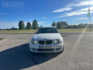 White BMW 120 2009 in Riga, with an engine capacity of 2.00 L and mileage of 274 thousand km for 6800 €, photo 4 on AUTOMOTO.COM.LV