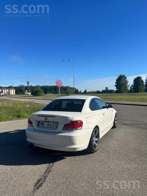 White BMW 120 2009 in Riga, with an engine capacity of 2.00 L and mileage of 274 thousand km for 6800 €, photo 5 on AUTOMOTO.COM.LV