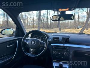 White BMW 120 2009 in Riga, with an engine capacity of 2.00 L and mileage of 274 thousand km for 6800 €, photo 7 on AUTOMOTO.COM.LV
