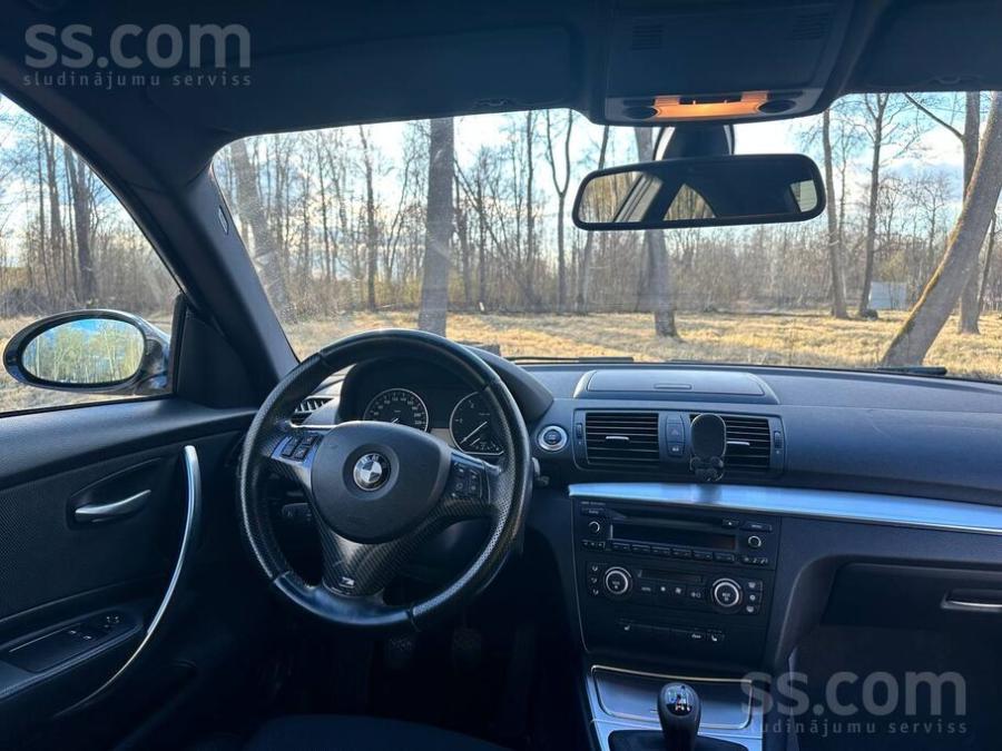 White BMW 120 2009 in Riga, with an engine capacity of 2.00 L and mileage of 274 thousand km for 6800 €, photo 7 on AUTOMOTO.COM.LV