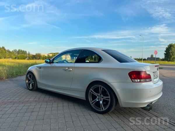 Balts BMW 120 2009 Rīga, ar dzinēja tilpumu 2.00 L un nobraukumu 274 tūkst. km par 6300 €, foto 4 vietnē AUTOMOTO.COM.LV