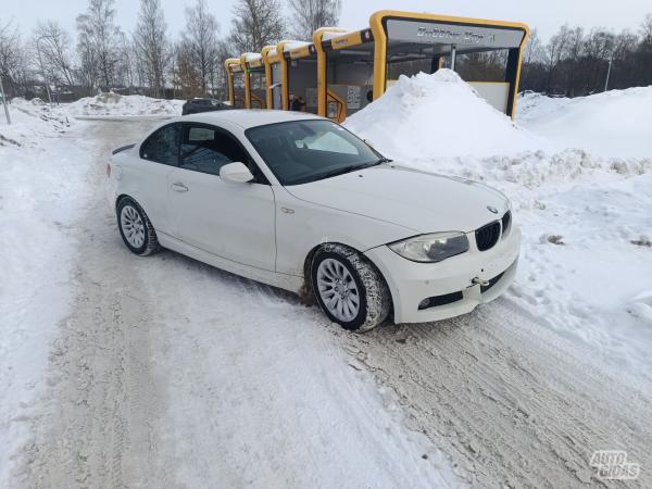 Balts BMW 120 2010 Radviliškis, ar dzinēja tilpumu 2.00 L un nobraukumu 291 tūkst. km par 2300 €, foto 1 vietnē AUTOMOTO.COM.LV