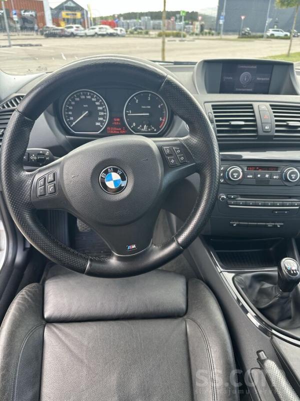 White BMW 120 2010 in Riga, with an engine capacity of 2.00 L and mileage of 313 thousand km for 5999 €, photo 5 on AUTOMOTO.COM.LV