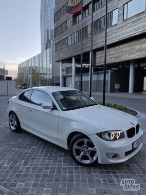 White BMW 120 2011 in Vilnius, with an engine capacity of 2.00 L and mileage of 316 thousand km for 5700 €, photo 4 on AUTOMOTO.COM.LV