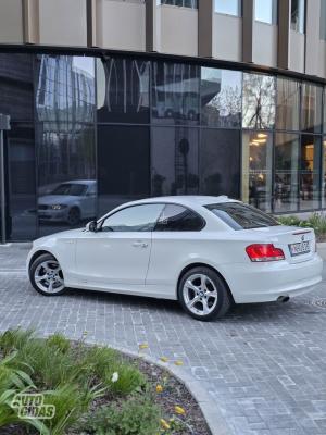 White BMW 120 2011 in Vilnius, with an engine capacity of 2.00 L and mileage of 316 thousand km for 5700 €, photo 5 on AUTOMOTO.COM.LV