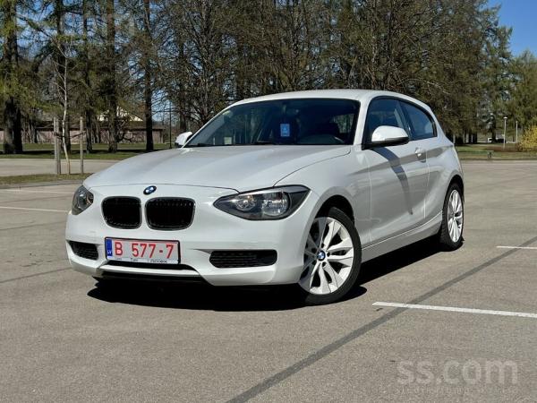 White BMW 120 2012 in Cesis, with an engine capacity of 2.00 L and mileage of 257 thousand km for 4500 €, photo 3 on AUTOMOTO.COM.LV