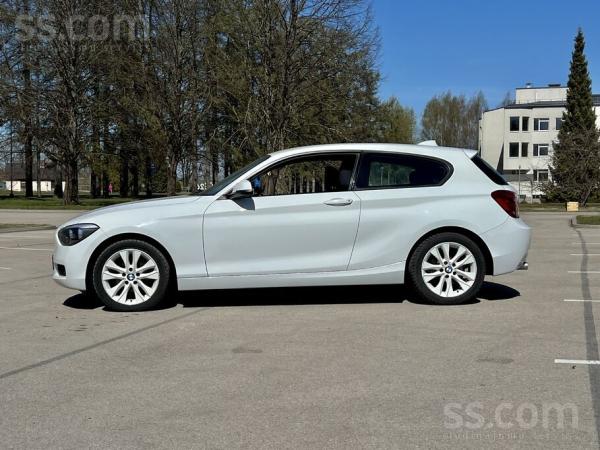 White BMW 120 2012 in Cesis, with an engine capacity of 2.00 L and mileage of 257 thousand km for 4500 €, photo 5 on AUTOMOTO.COM.LV