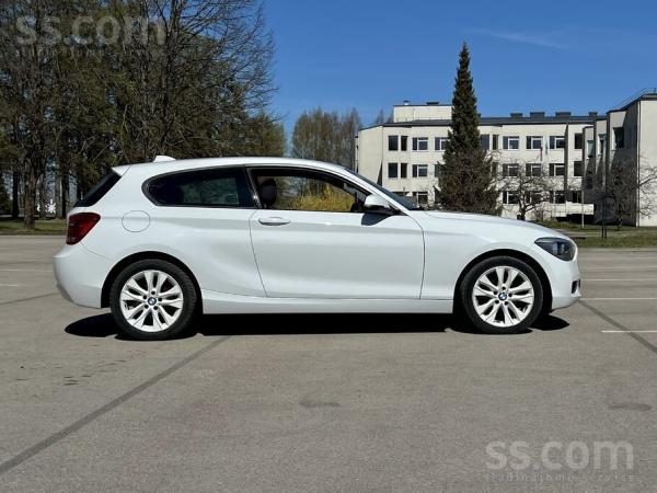 White BMW 120 2012 in Cesis, with an engine capacity of 2.00 L and mileage of 257 thousand km for 4500 €, photo 6 on AUTOMOTO.COM.LV