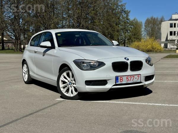 White BMW 120 2012 in Cesis, with an engine capacity of 2.00 L and mileage of 275 thousand km for 4500 €, photo 1 on AUTOMOTO.COM.LV