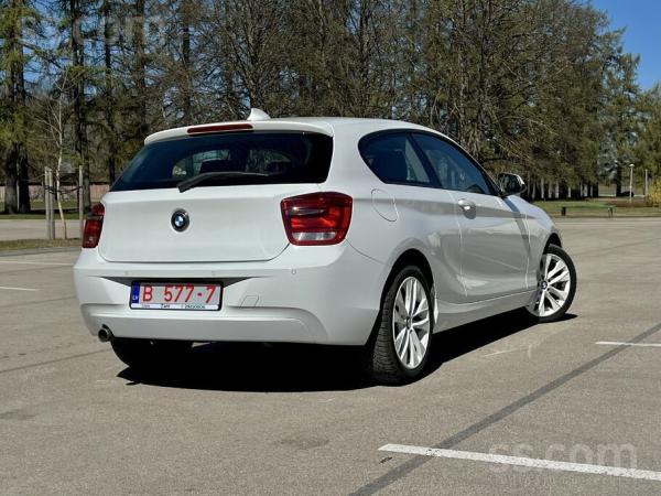 White BMW 120 2012 in Cesis, with an engine capacity of 2.00 L and mileage of 275 thousand km for 4500 €, photo 4 on AUTOMOTO.COM.LV