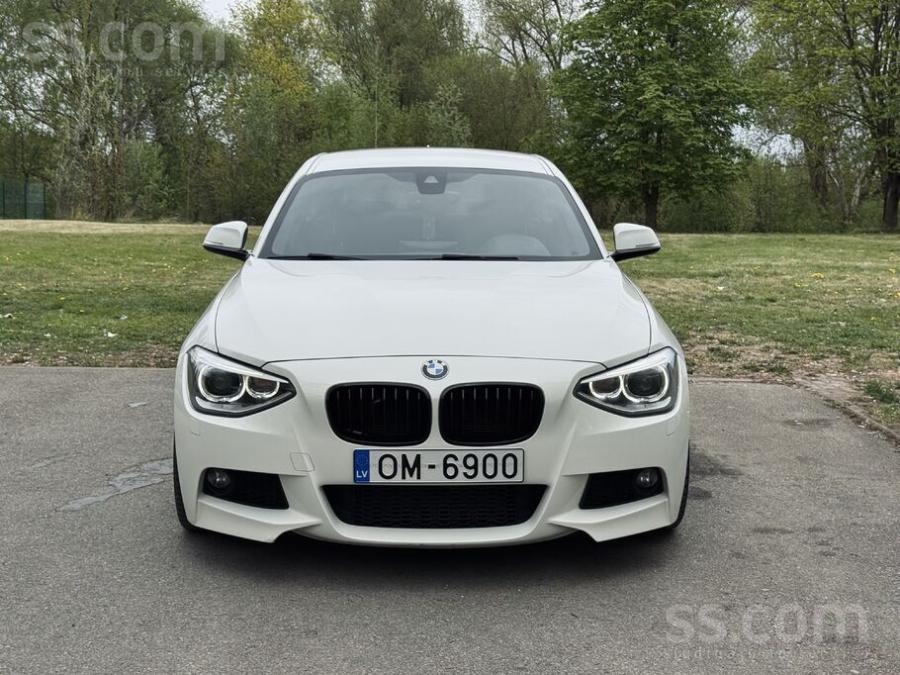 White BMW 120 2013 in Riga, with an engine capacity of 2.00 L and mileage of 262 thousand km for 8900 €, photo 3 on AUTOMOTO.COM.LV