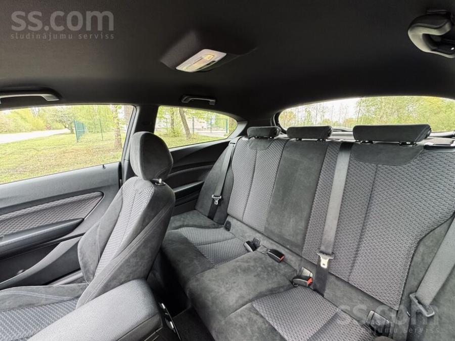 White BMW 120 2013 in Riga, with an engine capacity of 2.00 L and mileage of 262 thousand km for 8900 €, photo 9 on AUTOMOTO.COM.LV