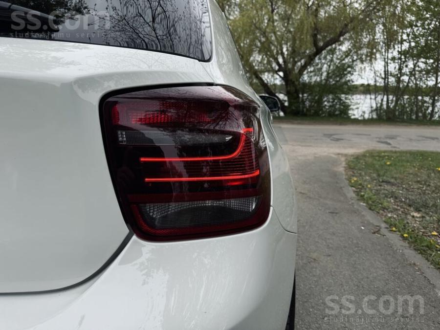 White BMW 120 2013 in Riga, with an engine capacity of 2.00 L and mileage of 262 thousand km for 8900 €, photo 10 on AUTOMOTO.COM.LV