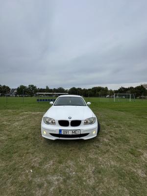White BMW 120 2004 in Tallinn, with an engine capacity of 2.00 L and mileage of 404 thousand km for 2300 €, photo  on AUTOMOTO.COM.LV