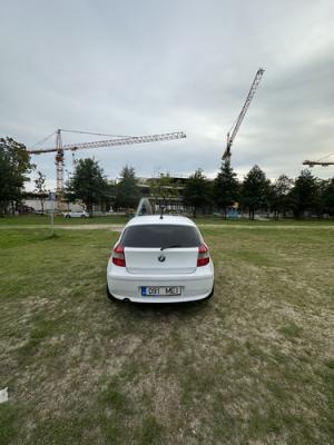 White BMW 120 2004 in Tallinn, with an engine capacity of 2.00 L and mileage of 404 thousand km for 2300 €, photo 5 on AUTOMOTO.COM.LV