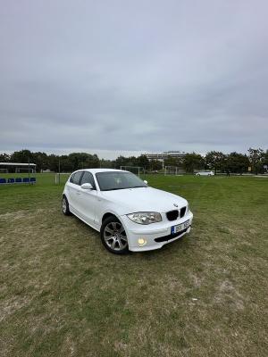 White BMW 120 2004 in Tallinn, with an engine capacity of 2.00 L and mileage of 404 thousand km for 2300 €, photo 11 on AUTOMOTO.COM.LV